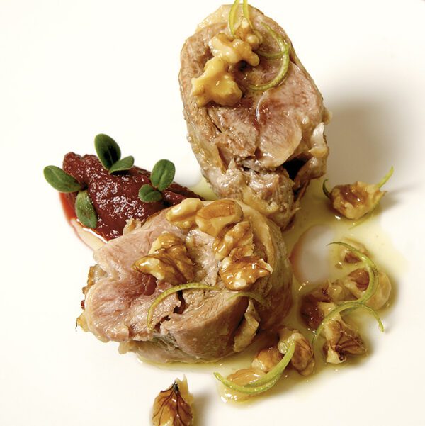 Pintada con puré de remolacha, vinagreta de nueces y lima - Nueces de ...